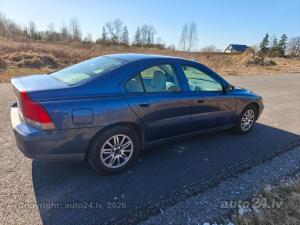 Blue Volvo S60 2004 in Tallinn, with an engine capacity of 2.40 L and mileage of 306 thousand km for 1500 €, photo 4 on AUTOMOTO.COM.LV
