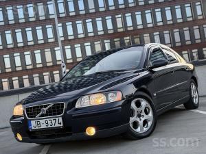 Zils Volvo S60 2004 Rīga, ar dzinēja tilpumu 2.40 L un nobraukumu 0 tūkst. km par 1950 €, foto  vietnē AUTOMOTO.COM.LV
