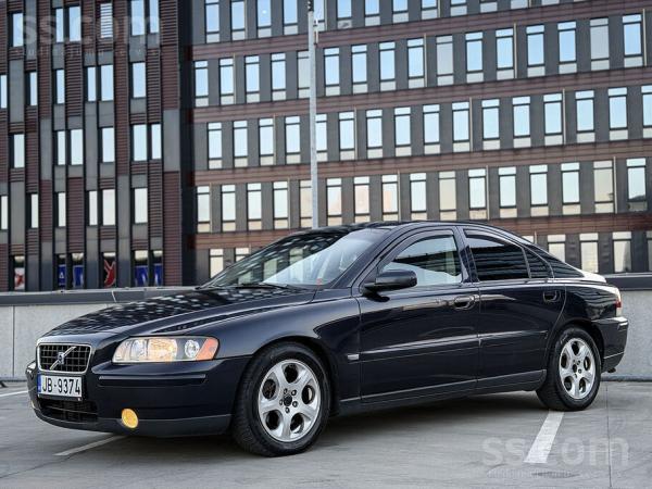Blue Volvo S60 2004 in Riga, with an engine capacity of 2.40 L and mileage of 0 thousand km for 1950 €, photo 2 on AUTOMOTO.COM.LV