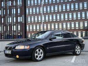 Zils Volvo S60 2004 Rīga, ar dzinēja tilpumu 2.40 L un nobraukumu 0 tūkst. km par 1950 €, foto 3 vietnē AUTOMOTO.COM.LV