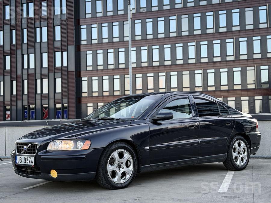 Zils Volvo S60 2004 Rīga, ar dzinēja tilpumu 2.40 L un nobraukumu 0 tūkst. km par 1950 €, foto 3 vietnē AUTOMOTO.COM.LV