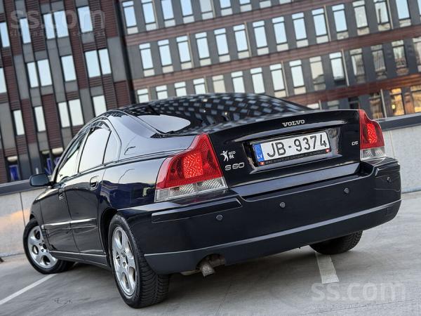 Blue Volvo S60 2004 in Riga, with an engine capacity of 2.40 L and mileage of 0 thousand km for 1950 €, photo 3 on AUTOMOTO.COM.LV