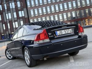Zils Volvo S60 2004 Rīga, ar dzinēja tilpumu 2.40 L un nobraukumu 0 tūkst. km par 1950 €, foto 4 vietnē AUTOMOTO.COM.LV