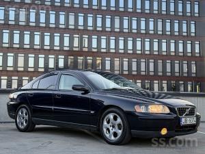 Zils Volvo S60 2004 Rīga, ar dzinēja tilpumu 2.40 L un nobraukumu 0 tūkst. km par 1950 €, foto 8 vietnē AUTOMOTO.COM.LV