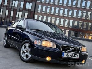 Zils Volvo S60 2004 Rīga, ar dzinēja tilpumu 2.40 L un nobraukumu 0 tūkst. km par 1950 €, foto 9 vietnē AUTOMOTO.COM.LV