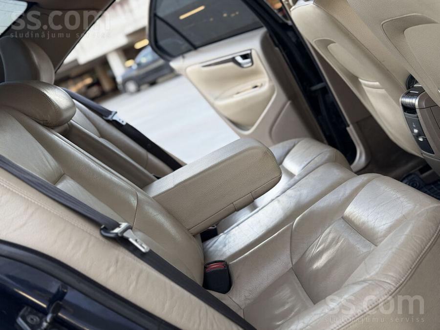 Zils Volvo S60 2004 Rīga, ar dzinēja tilpumu 2.40 L un nobraukumu 0 tūkst. km par 1950 €, foto 15 vietnē AUTOMOTO.COM.LV