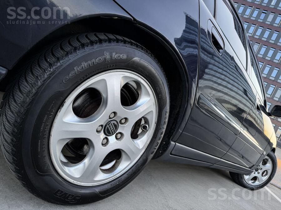 Zils Volvo S60 2004 Rīga, ar dzinēja tilpumu 2.40 L un nobraukumu 0 tūkst. km par 1950 €, foto 23 vietnē AUTOMOTO.COM.LV