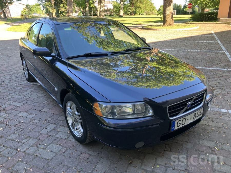 Синий Вольво С60 2004 в Елгава, объемом двигателя 2.40 л и пробегом 292 тыс. км за 1850 €, фото 1 на AUTOMOTO.COM.LV