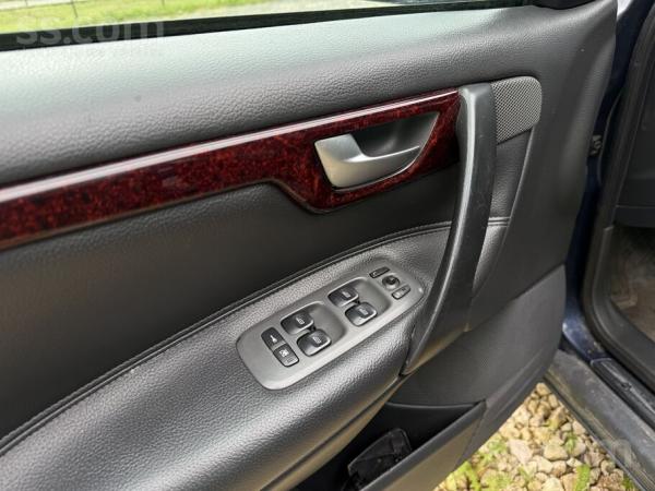Zils Volvo S60 2004 Rīga, ar dzinēja tilpumu 2.40 L un nobraukumu 242 tūkst. km par 1000 €, foto 7 vietnē AUTOMOTO.COM.LV