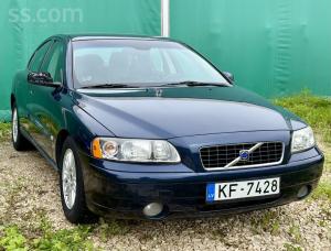 Zils Volvo S60 2004 Rīga, ar dzinēja tilpumu 2.40 L un nobraukumu 242 tūkst. km par 1000 €, foto 1 vietnē AUTOMOTO.COM.LV