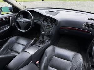 Zils Volvo S60 2004 Rīga, ar dzinēja tilpumu 2.40 L un nobraukumu 242 tūkst. km par 1000 €, foto 6 vietnē AUTOMOTO.COM.LV