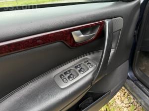 Zils Volvo S60 2004 Rīga, ar dzinēja tilpumu 2.40 L un nobraukumu 242 tūkst. km par 1000 €, foto 8 vietnē AUTOMOTO.COM.LV