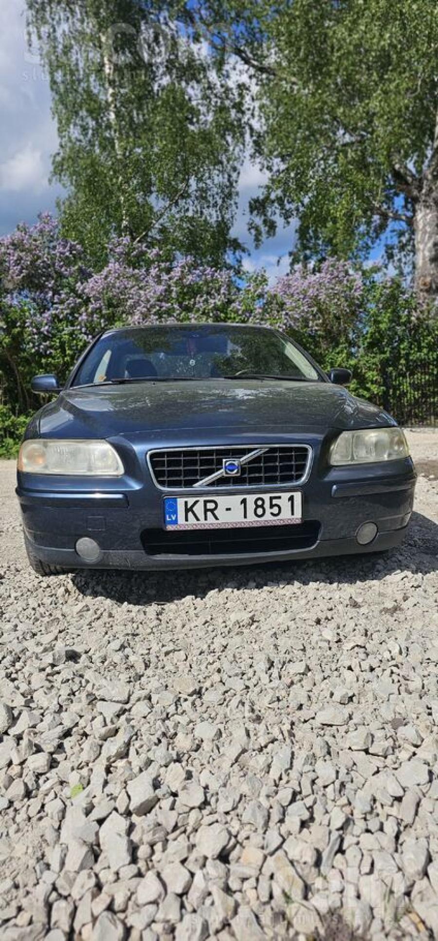 Blue Volvo S60 2004 in Jelgava, with an engine capacity of 2.40 L and mileage of 333 thousand km for 2350 €, photo 1 on AUTOMOTO.COM.LV