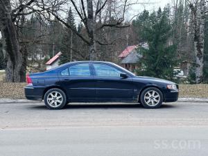 Синий Вольво С60 2004 в Мадона, объемом двигателя 2.40 л и пробегом 460 тыс. км за 1990 €, фото 3 на AUTOMOTO.COM.LV
