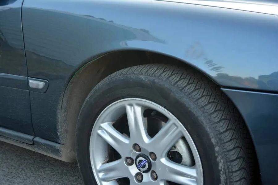 Blue Volvo S60 2004 in Riga, with an engine capacity of 2.40 L and mileage of 255 thousand km for 2900 €, photo 13 on AUTOMOTO.COM.LV