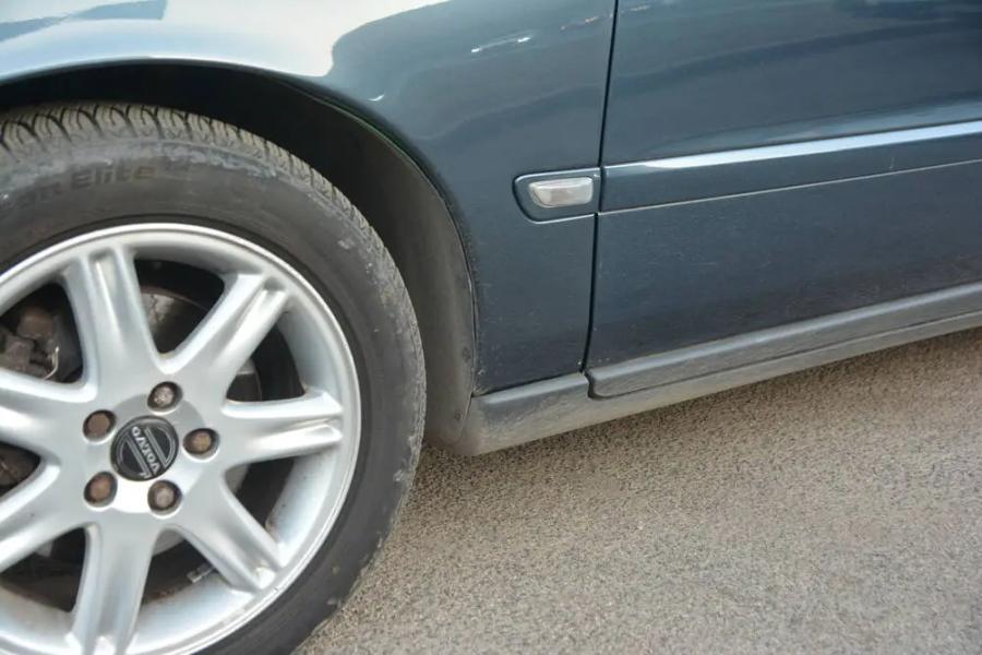 Blue Volvo S60 2004 in Riga, with an engine capacity of 2.40 L and mileage of 255 thousand km for 2900 €, photo 14 on AUTOMOTO.COM.LV
