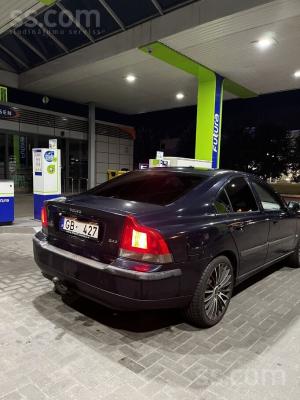 Zils Volvo S60 2004 Rīga, ar dzinēja tilpumu 2.40 L un nobraukumu 331 tūkst. km par 1300 €, foto 5 vietnē AUTOMOTO.COM.LV