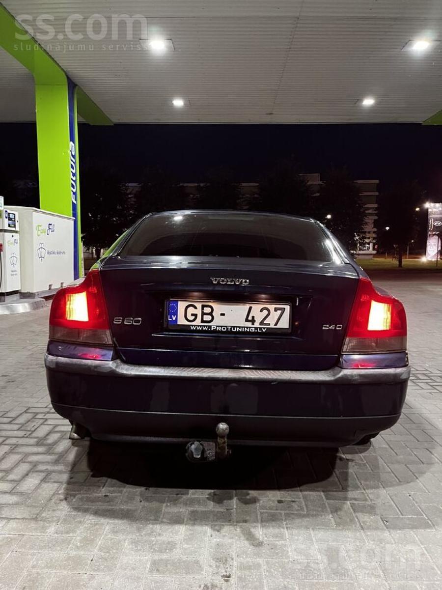 Zils Volvo S60 2004 Rīga, ar dzinēja tilpumu 2.40 L un nobraukumu 331 tūkst. km par 1300 €, foto 6 vietnē AUTOMOTO.COM.LV