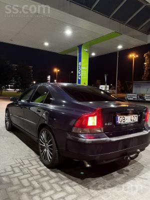 Zils Volvo S60 2004 Rīga, ar dzinēja tilpumu 2.40 L un nobraukumu 331 tūkst. km par 1300 €, foto 7 vietnē AUTOMOTO.COM.LV