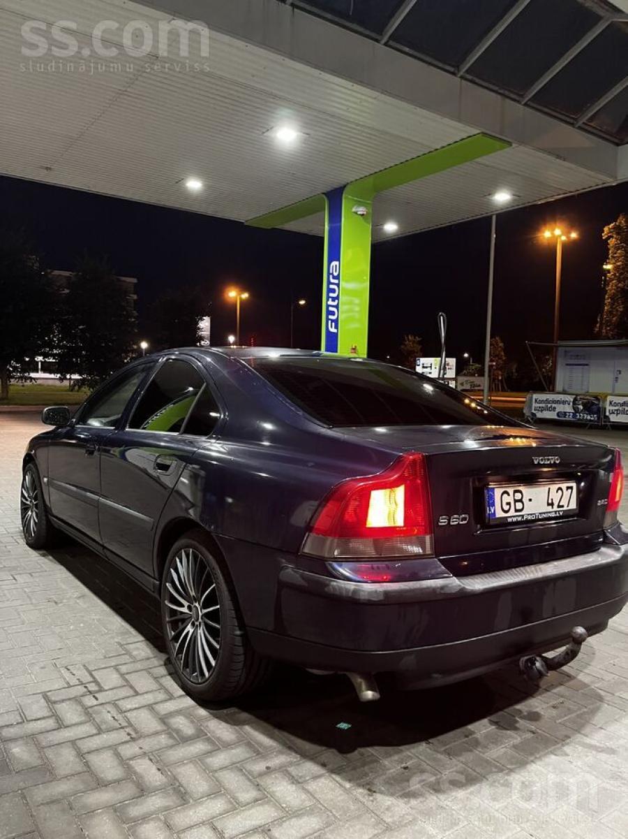Zils Volvo S60 2004 Rīga, ar dzinēja tilpumu 2.40 L un nobraukumu 331 tūkst. km par 1300 €, foto 7 vietnē AUTOMOTO.COM.LV