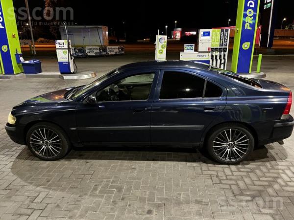 Синий Вольво С60 2004 в Рига, объемом двигателя 2.40 л и пробегом 331 тыс. км за 1300 €, фото 7 на AUTOMOTO.COM.LV