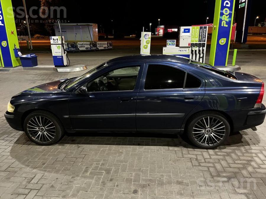 Zils Volvo S60 2004 Rīga, ar dzinēja tilpumu 2.40 L un nobraukumu 331 tūkst. km par 1300 €, foto 8 vietnē AUTOMOTO.COM.LV