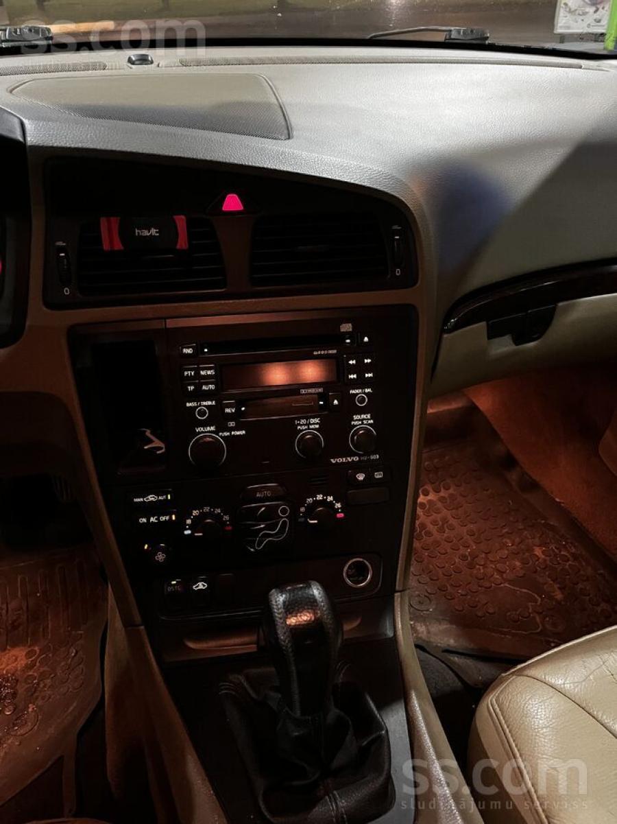 Zils Volvo S60 2004 Rīga, ar dzinēja tilpumu 2.40 L un nobraukumu 331 tūkst. km par 1300 €, foto 11 vietnē AUTOMOTO.COM.LV