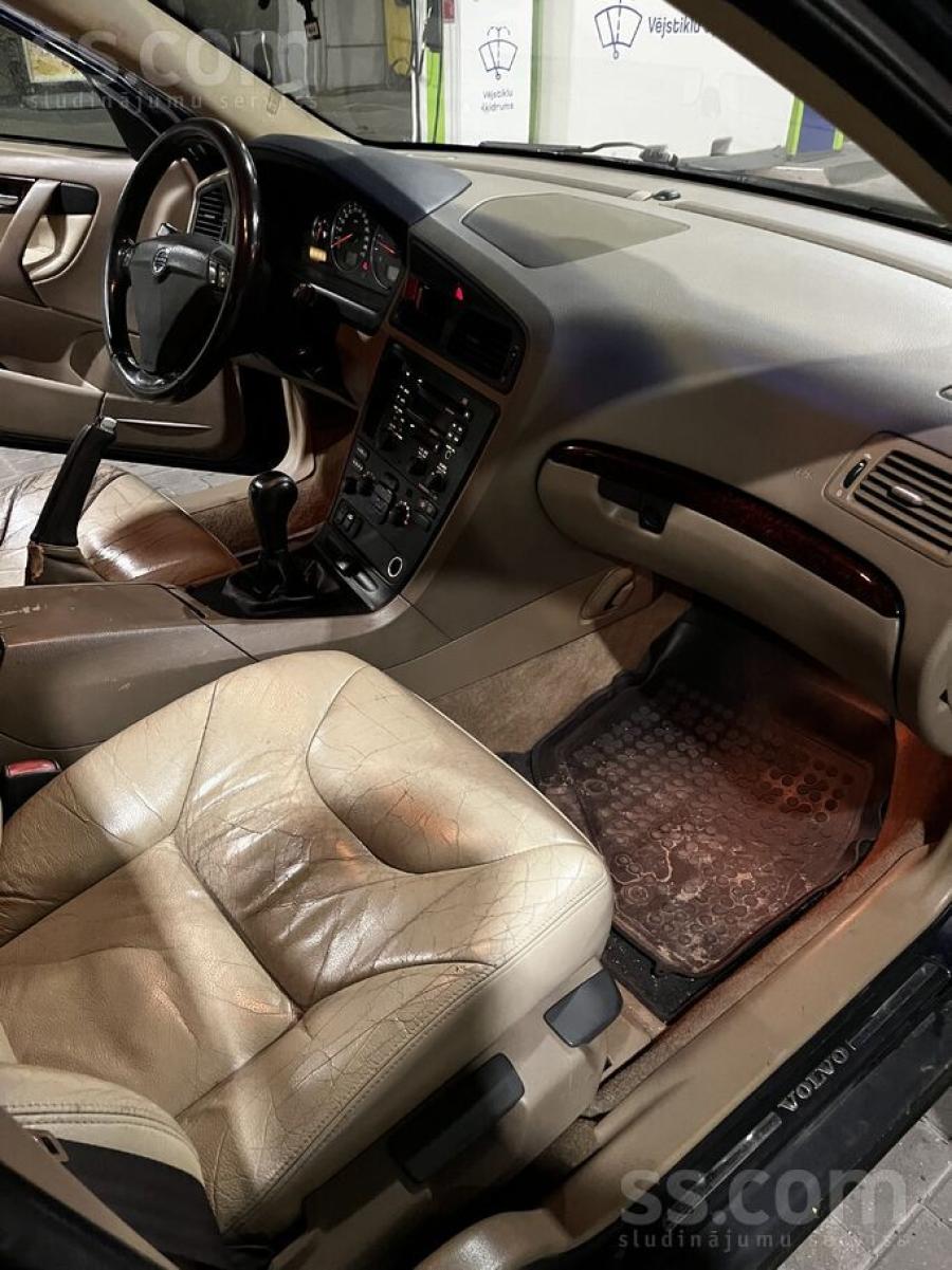 Zils Volvo S60 2004 Rīga, ar dzinēja tilpumu 2.40 L un nobraukumu 331 tūkst. km par 1300 €, foto 12 vietnē AUTOMOTO.COM.LV