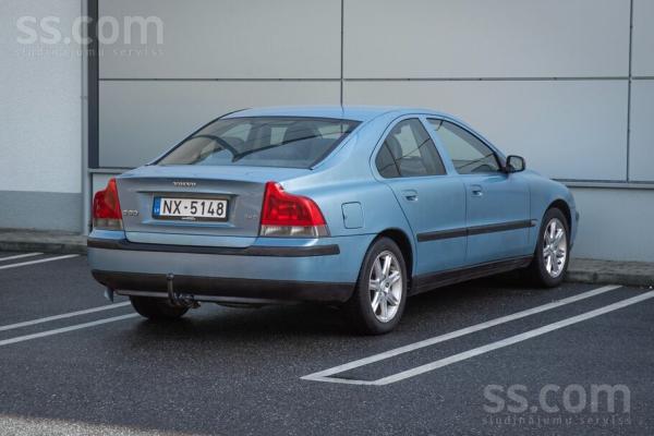 Blue Volvo S60 2004 in Riga, with an engine capacity of 2.40 L and mileage of 354 thousand km for 1750 €, photo 4 on AUTOMOTO.COM.LV
