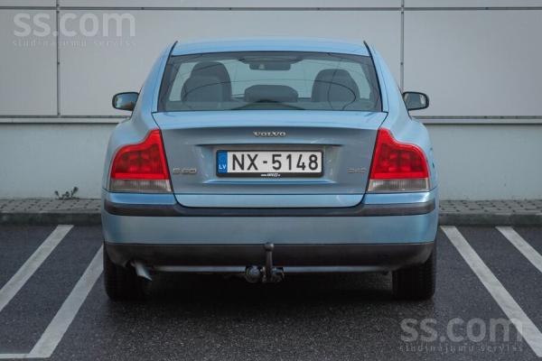 Blue Volvo S60 2004 in Riga, with an engine capacity of 2.40 L and mileage of 354 thousand km for 1750 €, photo 5 on AUTOMOTO.COM.LV