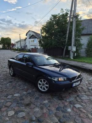 Blue Volvo S60 2004 in Alytus, with an engine capacity of 2.40 L and mileage of 422 thousand km for 1499 €, photo 3 on AUTOMOTO.COM.LV