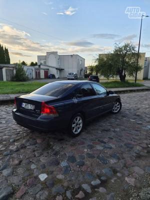 Blue Volvo S60 2004 in Alytus, with an engine capacity of 2.40 L and mileage of 422 thousand km for 1499 €, photo 4 on AUTOMOTO.COM.LV