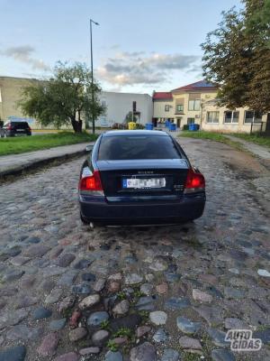 Blue Volvo S60 2004 in Alytus, with an engine capacity of 2.40 L and mileage of 422 thousand km for 1499 €, photo 6 on AUTOMOTO.COM.LV