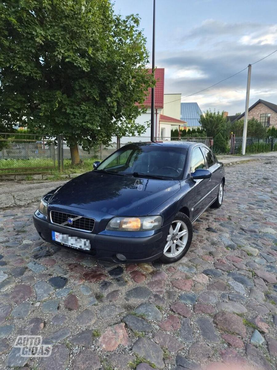 Blue Volvo S60 2004 in Alytus, with an engine capacity of 2.40 L and mileage of 422 thousand km for 1499 €, photo 7 on AUTOMOTO.COM.LV