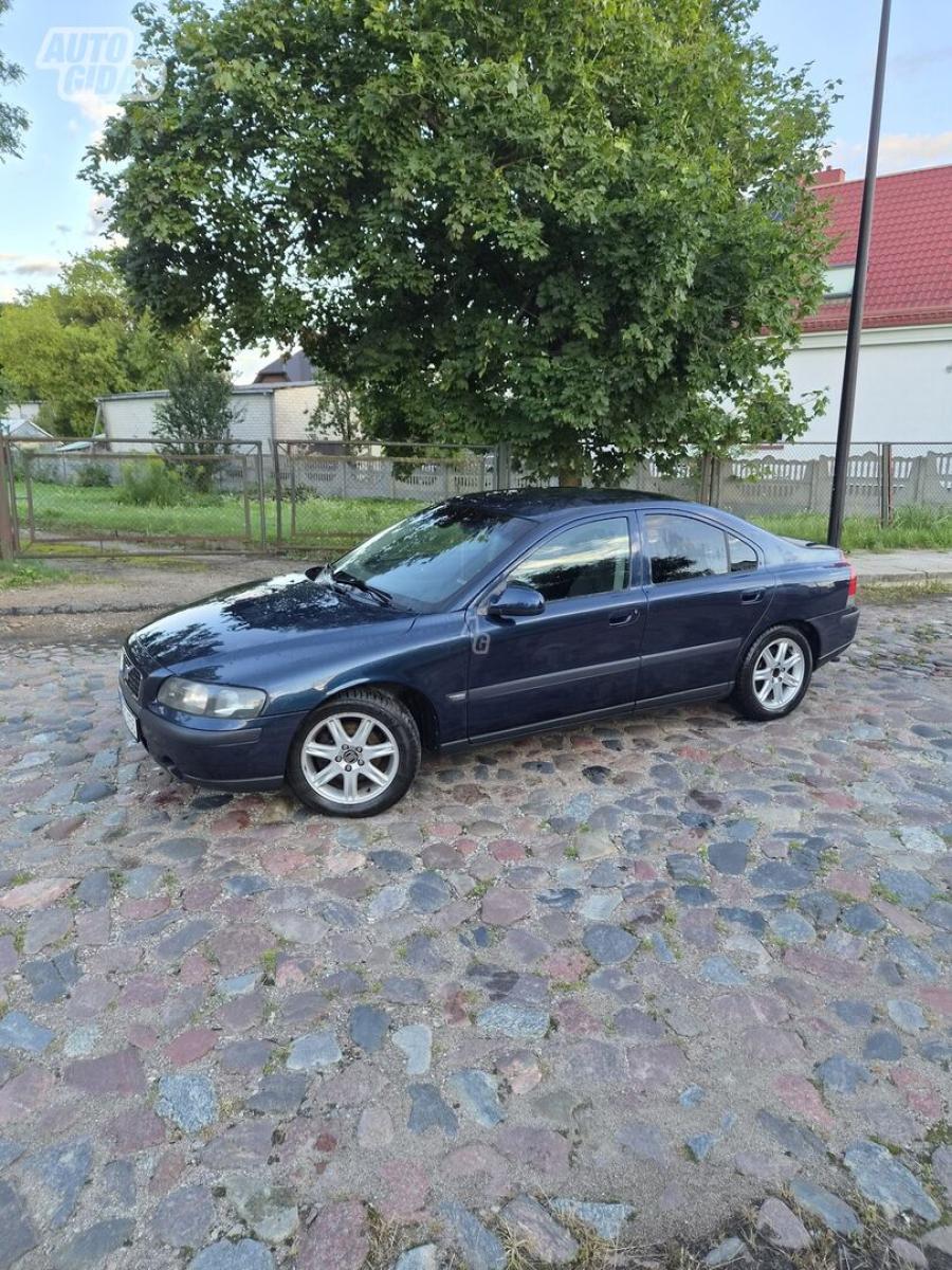 Blue Volvo S60 2004 in Alytus, with an engine capacity of 2.40 L and mileage of 422 thousand km for 1499 €, photo 8 on AUTOMOTO.COM.LV