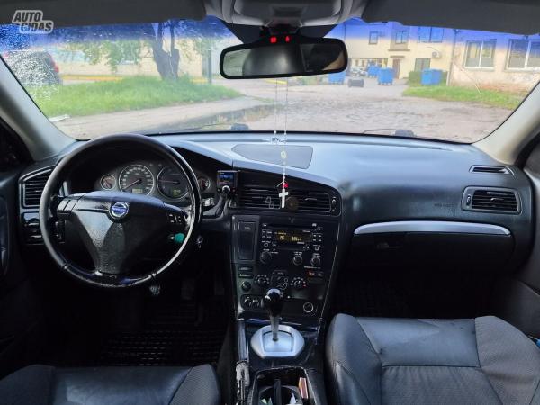 Blue Volvo S60 2004 in Alytus, with an engine capacity of 2.40 L and mileage of 422 thousand km for 1499 €, photo 8 on AUTOMOTO.COM.LV