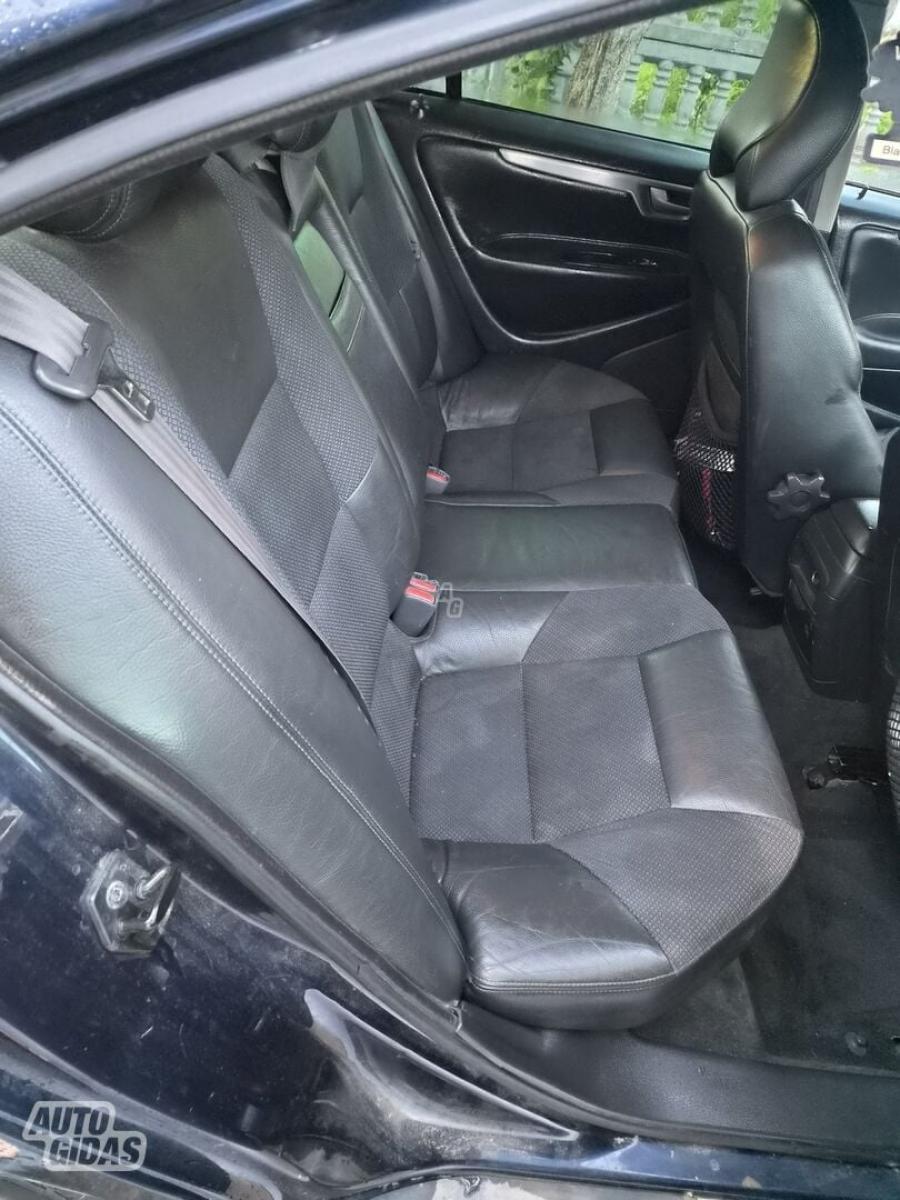 Blue Volvo S60 2004 in Alytus, with an engine capacity of 2.40 L and mileage of 422 thousand km for 1499 €, photo 10 on AUTOMOTO.COM.LV