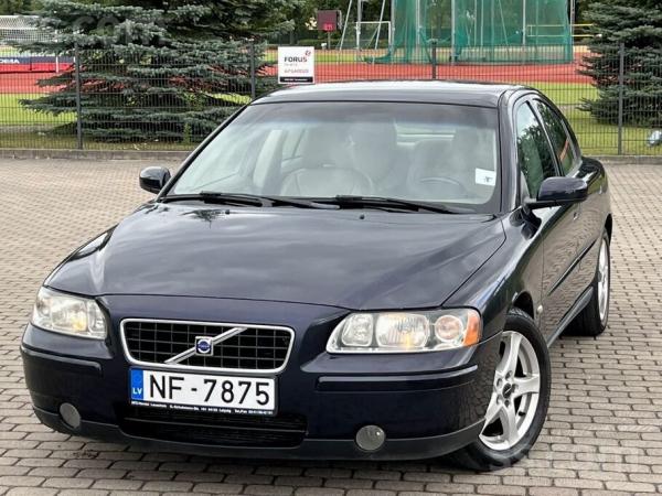 Blue Volvo S60 2004 in Jelgava, with an engine capacity of 2.40 L and mileage of 276 thousand km for 1750 €, photo 4 on AUTOMOTO.COM.LV