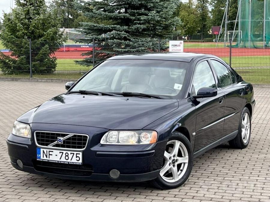 Синий Вольво С60 2004 в Елгава, объемом двигателя 2.40 л и пробегом 276 тыс. км за 1750 €, фото 5 на AUTOMOTO.COM.LV