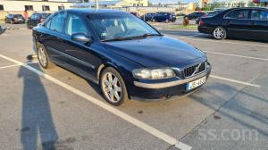 Zils Volvo S60 2004 Rīga, ar dzinēja tilpumu 2.40 L un nobraukumu 410 tūkst. km par 1500 €, foto 3 vietnē AUTOMOTO.COM.LV
