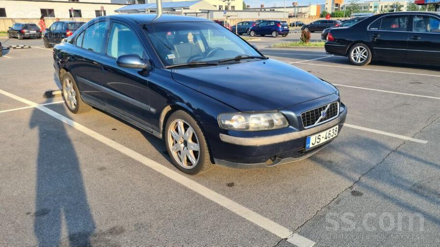 Zils Volvo S60 2004 Rīga, ar dzinēja tilpumu 2.40 L un nobraukumu 410 tūkst. km par 1500 €, foto 3 vietnē AUTOMOTO.COM.LV