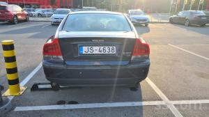 Zils Volvo S60 2004 Rīga, ar dzinēja tilpumu 2.40 L un nobraukumu 410 tūkst. km par 1500 €, foto 4 vietnē AUTOMOTO.COM.LV