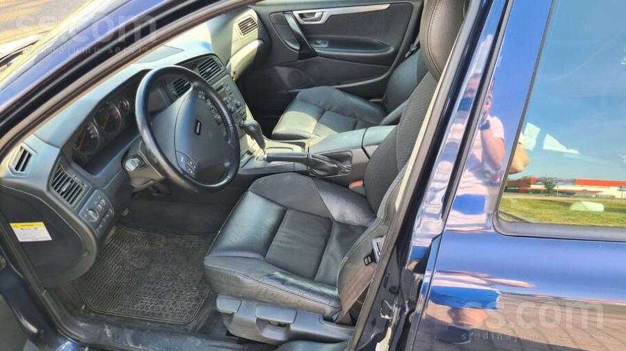 Zils Volvo S60 2004 Rīga, ar dzinēja tilpumu 2.40 L un nobraukumu 410 tūkst. km par 1500 €, foto 7 vietnē AUTOMOTO.COM.LV