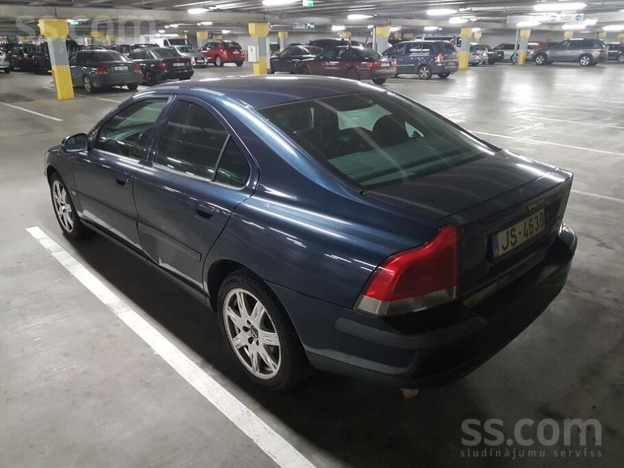 Zils Volvo S60 2004 Rīga, ar dzinēja tilpumu 2.40 L un nobraukumu 410 tūkst. km par 1500 €, foto 13 vietnē AUTOMOTO.COM.LV