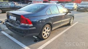 Zils Volvo S60 2004 Rīga, ar dzinēja tilpumu 2.40 L un nobraukumu 410 tūkst. km par 1500 €, foto 14 vietnē AUTOMOTO.COM.LV