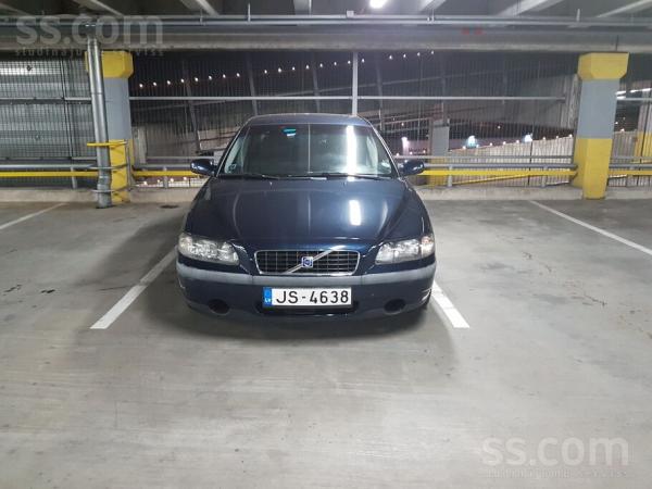 Zils Volvo S60 2004 Rīga, ar dzinēja tilpumu 2.40 L un nobraukumu 410 tūkst. km par 1500 €, foto 9 vietnē AUTOMOTO.COM.LV