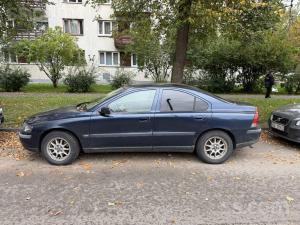 Zils Volvo S60 2004 Rīga, ar dzinēja tilpumu 2.40 L un nobraukumu 331 tūkst. km par 1199 €, foto 3 vietnē AUTOMOTO.COM.LV