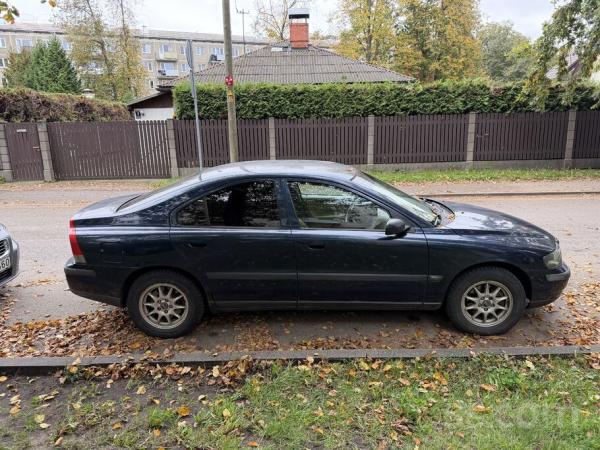 Zils Volvo S60 2004 Rīga, ar dzinēja tilpumu 2.40 L un nobraukumu 331 tūkst. km par 1199 €, foto 6 vietnē AUTOMOTO.COM.LV