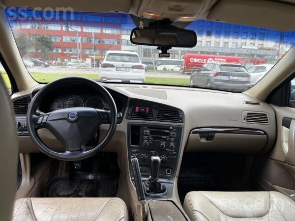 Zils Volvo S60 2004 Rīga, ar dzinēja tilpumu 2.40 L un nobraukumu 331 tūkst. km par 1199 €, foto 9 vietnē AUTOMOTO.COM.LV