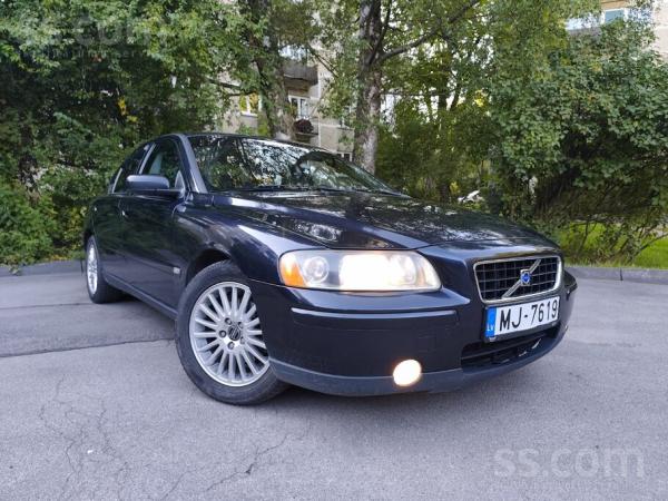 Zils Volvo S60 2005 Rīga, ar dzinēja tilpumu 2.40 L un nobraukumu 249 tūkst. km par 2250 €, foto 2 vietnē AUTOMOTO.COM.LV
